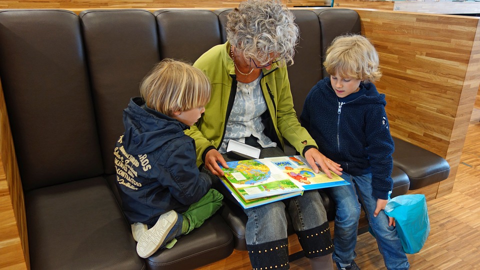 Why it’s important to read aloud with your kids, and how to make it ...